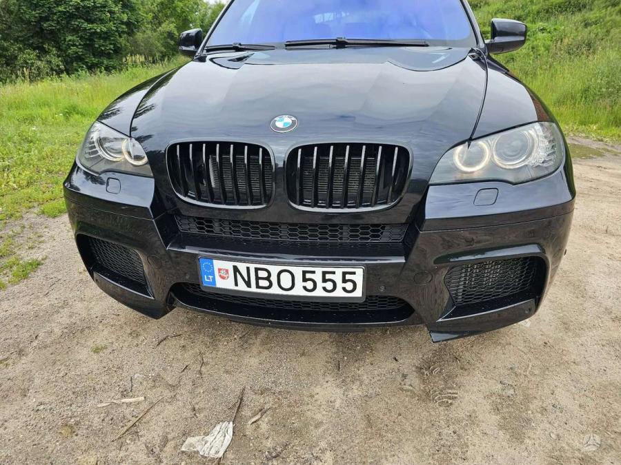 Melns BMW X5 M 2011 Kauņa, ar dzinēja tilpumu 4.40 L un nobraukumu 260 tūkst. km par 12999 €, foto 4 vietnē AUTOMOTO.COM.LV