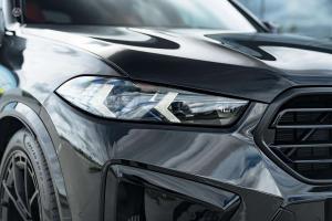 Melns BMW X5 M 2025 Klaipėda, ar dzinēja tilpumu 4.40 L un nobraukumu 19 tūkst. km par 99900 €, foto 3 vietnē AUTOMOTO.COM.LV