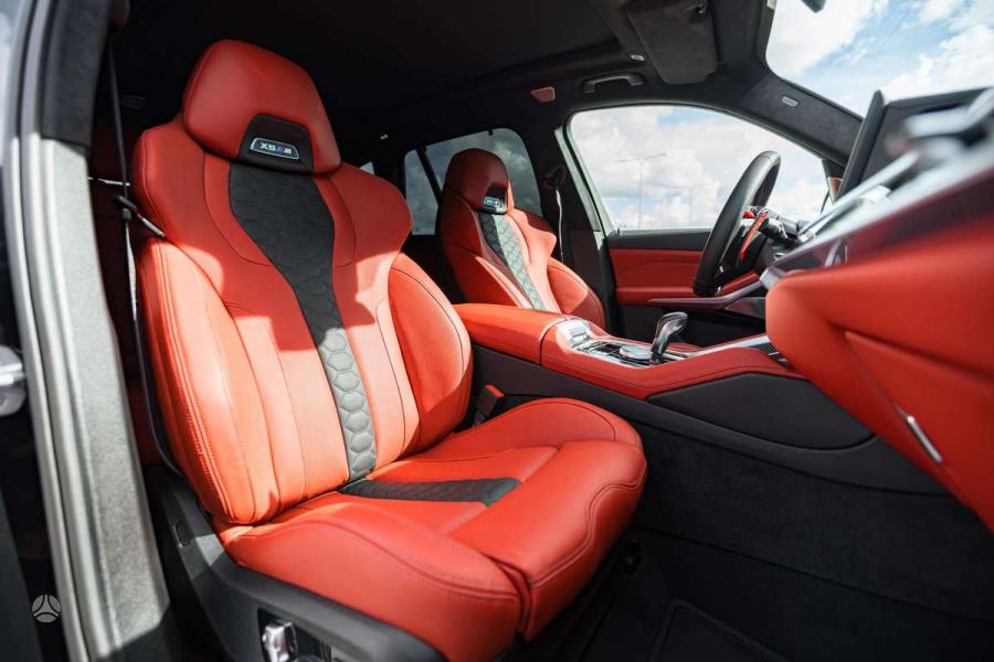 Melns BMW X5 M 2025 Klaipėda, ar dzinēja tilpumu 4.40 L un nobraukumu 19 tūkst. km par 99900 €, foto 40 vietnē AUTOMOTO.COM.LV