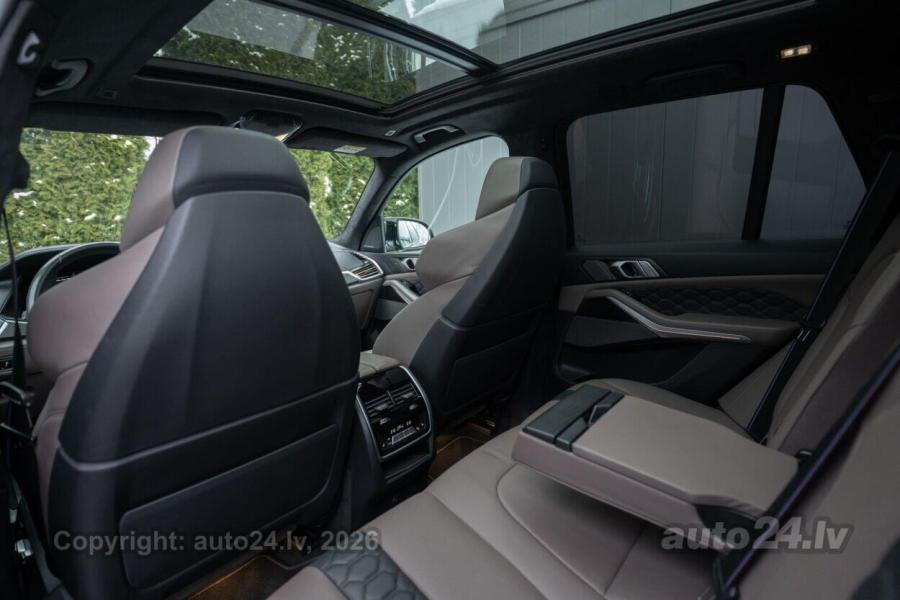 Melns BMW X5 M 2021 Tallina, ar dzinēja tilpumu 4.40 L un nobraukumu 94 tūkst. km par 72900 €, foto 12 vietnē AUTOMOTO.COM.LV