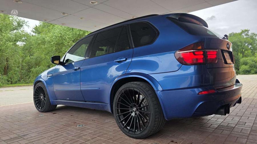 Blue BMW X5 M 2011 in Kedainiai, with an engine capacity of 4.40 L and mileage of 270 thousand km for 19999 €, photo 9 on AUTOMOTO.COM.LV