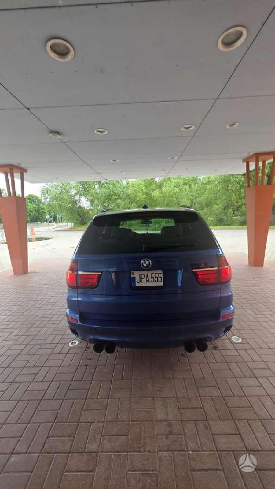 Blue BMW X5 M 2011 in Kedainiai, with an engine capacity of 4.40 L and mileage of 270 thousand km for 19999 €, photo 12 on AUTOMOTO.COM.LV