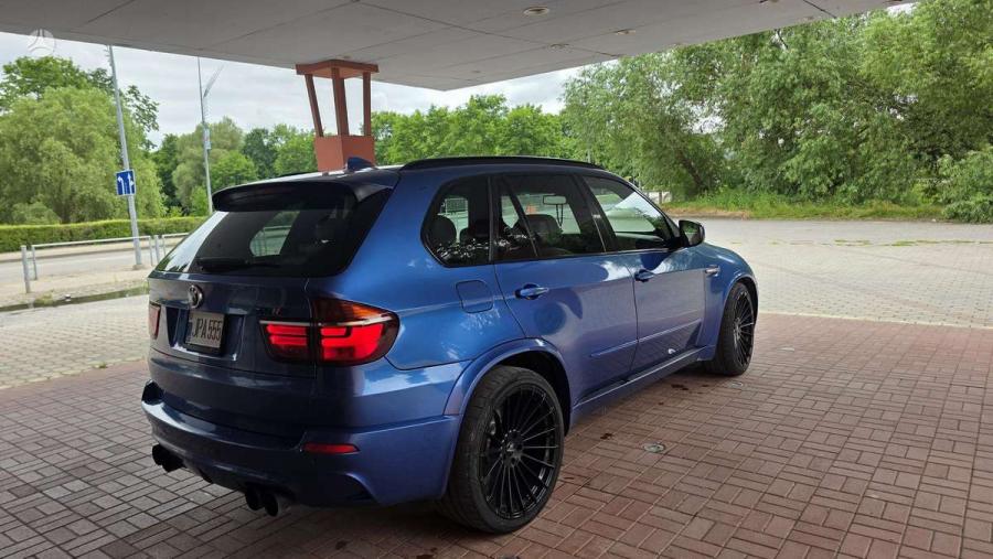Blue BMW X5 M 2011 in Kedainiai, with an engine capacity of 4.40 L and mileage of 270 thousand km for 19999 €, photo 17 on AUTOMOTO.COM.LV