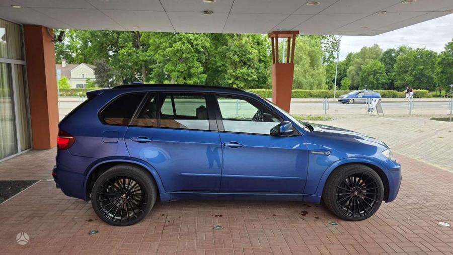 Blue BMW X5 M 2011 in Kedainiai, with an engine capacity of 4.40 L and mileage of 270 thousand km for 19999 €, photo 20 on AUTOMOTO.COM.LV