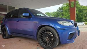 Blue BMW X5 M 2011 in Kedainiai, with an engine capacity of 4.40 L and mileage of 270 thousand km for 19999 €, photo 23 on AUTOMOTO.COM.LV