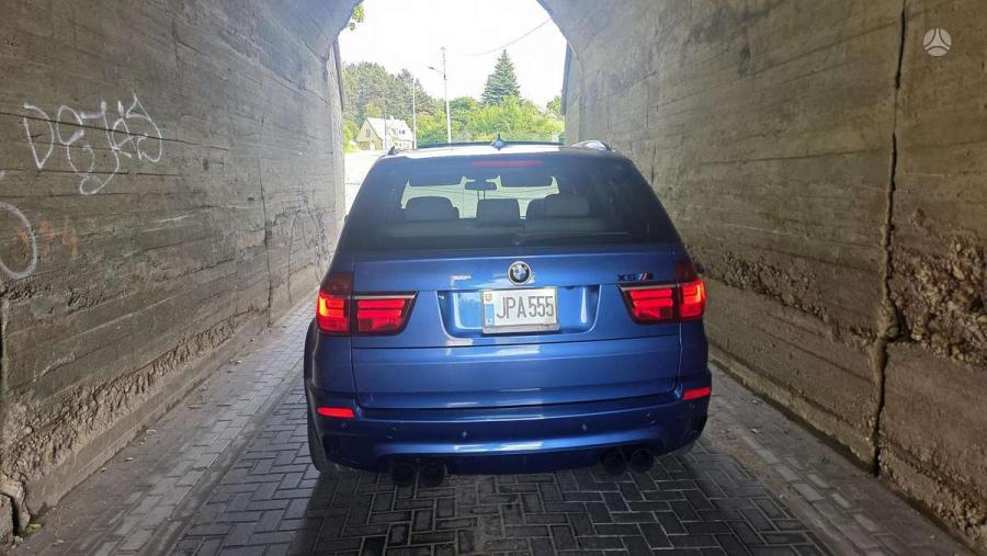 Blue BMW X5 M 2011 in Kedainiai, with an engine capacity of 4.40 L and mileage of 270 thousand km for 19999 €, photo 50 on AUTOMOTO.COM.LV