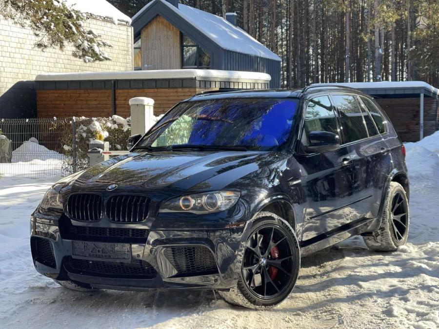 Blue BMW X5 M 2011 in Vilnius, with an engine capacity of 4.40 L and mileage of 320 thousand km for 12500 €, photo 1 on AUTOMOTO.COM.LV