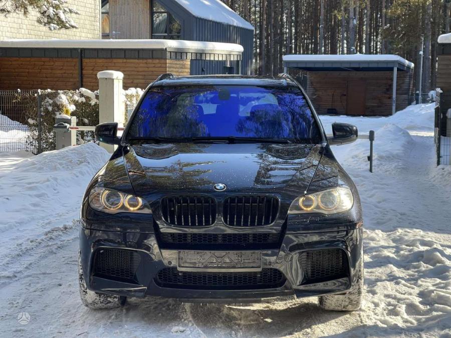Blue BMW X5 M 2011 in Vilnius, with an engine capacity of 4.40 L and mileage of 320 thousand km for 12500 €, photo 2 on AUTOMOTO.COM.LV