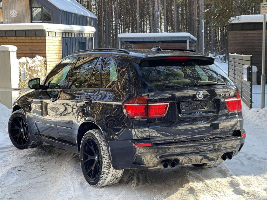 Blue BMW X5 M 2011 in Vilnius, with an engine capacity of 4.40 L and mileage of 320 thousand km for 12500 €, photo 6 on AUTOMOTO.COM.LV