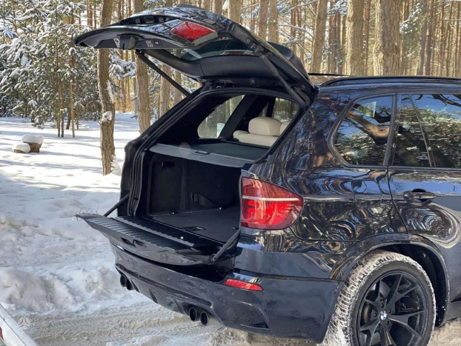 Blue BMW X5 M 2011 in Vilnius, with an engine capacity of 4.40 L and mileage of 320 thousand km for 12500 €, photo 12 on AUTOMOTO.COM.LV