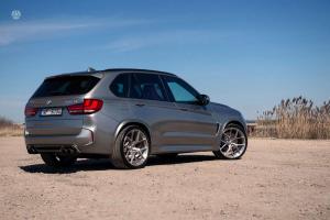Brown BMW X5 M 2015 in Jurmala, with an engine capacity of 4.40 L and mileage of 127 thousand km for 41500 €, photo 10 on AUTOMOTO.COM.LV