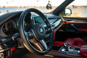 Brown BMW X5 M 2015 in Jurmala, with an engine capacity of 4.40 L and mileage of 127 thousand km for 41500 €, photo 12 on AUTOMOTO.COM.LV