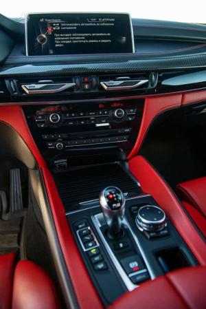 Brown BMW X5 M 2015 in Jurmala, with an engine capacity of 4.40 L and mileage of 127 thousand km for 41500 €, photo 14 on AUTOMOTO.COM.LV