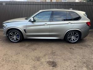 Pelēks BMW X5 M 2017 Kauņa, ar dzinēja tilpumu 4.40 L un nobraukumu 160 tūkst. km par 16900 €, foto 4 vietnē AUTOMOTO.COM.LV