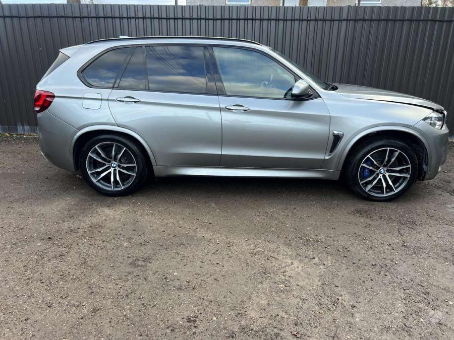 Pelēks BMW X5 M 2017 Kauņa, ar dzinēja tilpumu 4.40 L un nobraukumu 160 tūkst. km par 16900 €, foto 5 vietnē AUTOMOTO.COM.LV