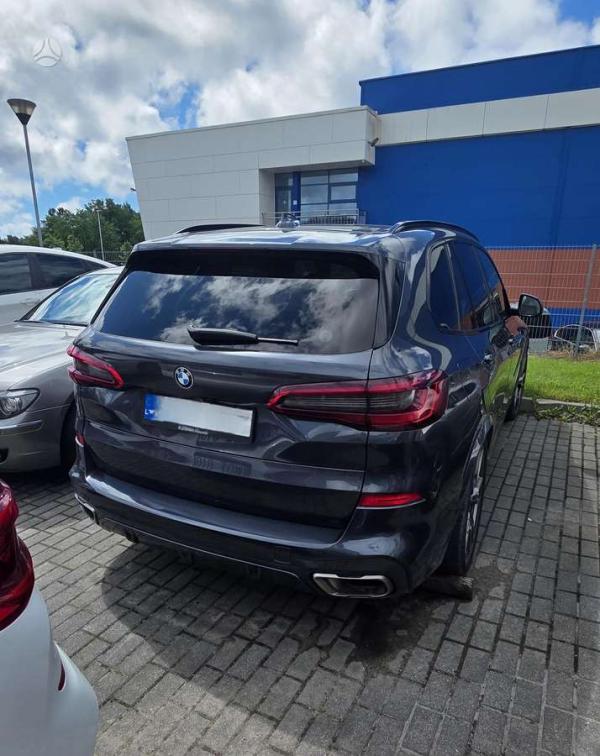 Grey BMW X5 M 2019 in Klaipeda, with an engine capacity of 3.00 L and mileage of 150 thousand km for 32000 €, photo 2 on AUTOMOTO.COM.LV