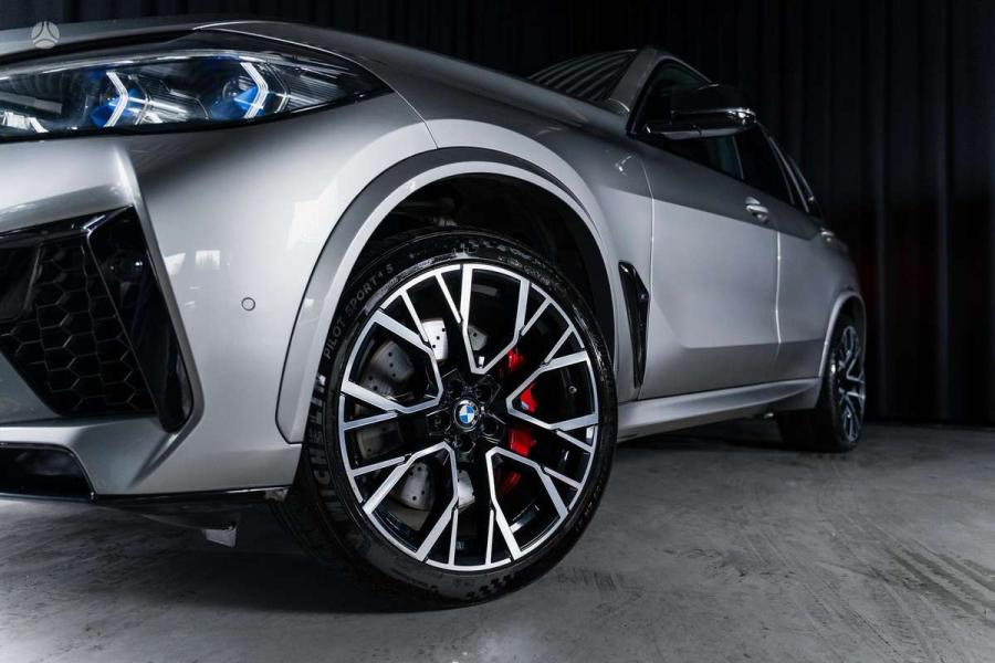 Pelēks BMW X5 M 2022 Viļņa, ar dzinēja tilpumu 4.40 L un nobraukumu 62 tūkst. km par 77000 €, foto 11 vietnē AUTOMOTO.COM.LV