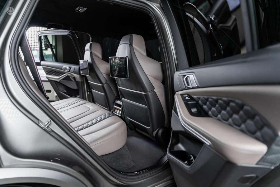 Pelēks BMW X5 M 2022 Viļņa, ar dzinēja tilpumu 4.40 L un nobraukumu 62 tūkst. km par 77000 €, foto 33 vietnē AUTOMOTO.COM.LV