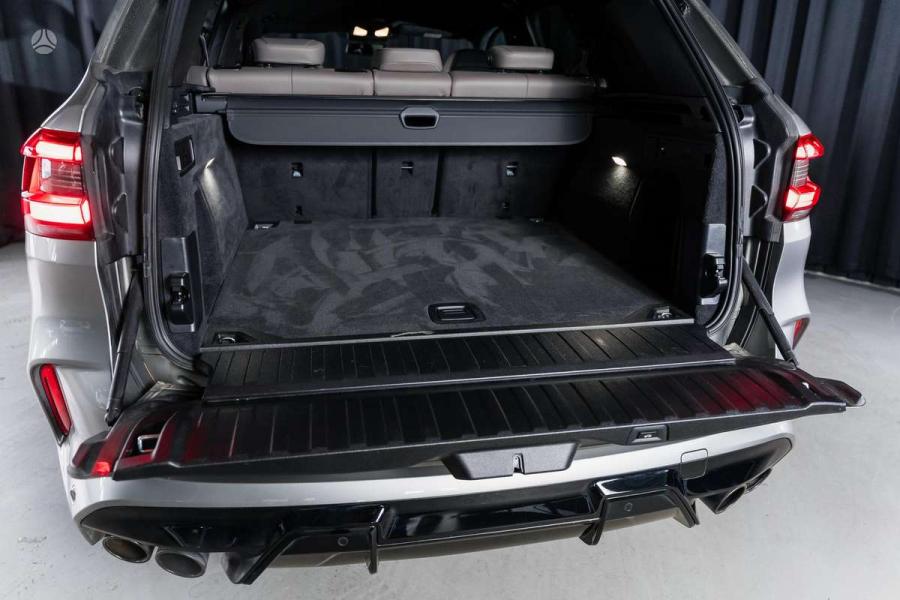 Pelēks BMW X5 M 2022 Viļņa, ar dzinēja tilpumu 4.40 L un nobraukumu 62 tūkst. km par 77000 €, foto 37 vietnē AUTOMOTO.COM.LV