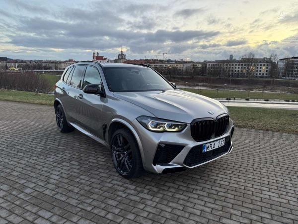 Pelēks BMW X5 M 2023 Viļņa, ar dzinēja tilpumu 4.40 L un nobraukumu 72 tūkst. km par 91900 €, foto 2 vietnē AUTOMOTO.COM.LV