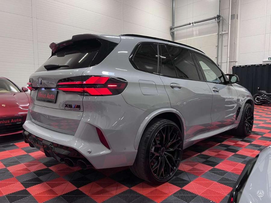 Pelēks BMW X5 M 2024 Viļņa, ar dzinēja tilpumu 4.40 L un nobraukumu 34 tūkst. km par 94990 €, foto 4 vietnē AUTOMOTO.COM.LV