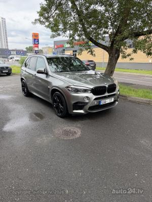 Grey BMW X5 M 2015 in Riga, with an engine capacity of 4.40 L and mileage of 250 thousand km for 27000 €, photo 3 on AUTOMOTO.COM.LV