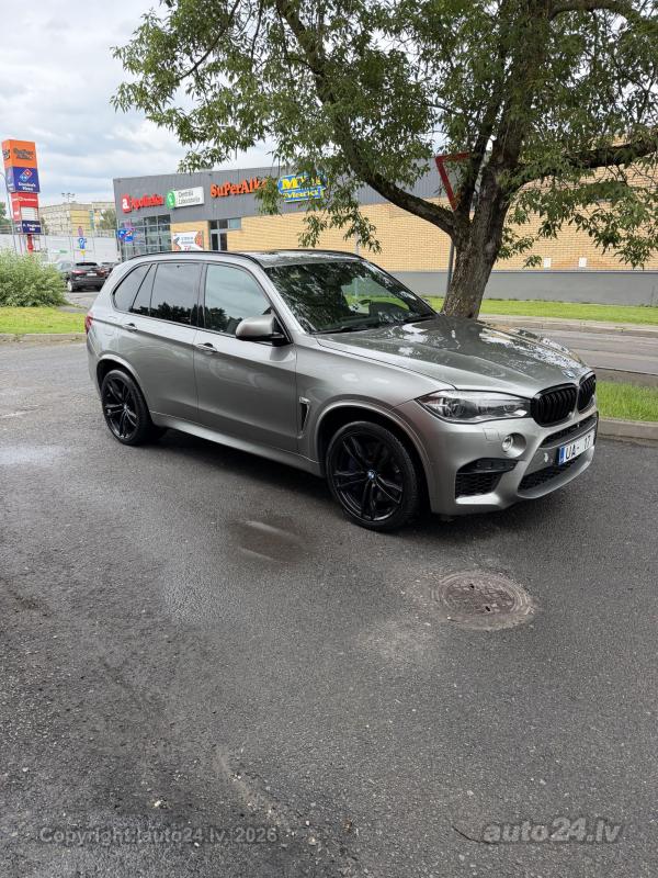 Grey BMW X5 M 2015 in Riga, with an engine capacity of 4.40 L and mileage of 250 thousand km for 27000 €, photo 4 on AUTOMOTO.COM.LV
