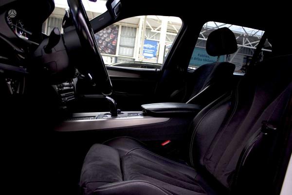 Balts BMW X5 M 2014 Panevēža, ar dzinēja tilpumu 3.00 L un nobraukumu 241 tūkst. km par 22900 €, foto 6 vietnē AUTOMOTO.COM.LV