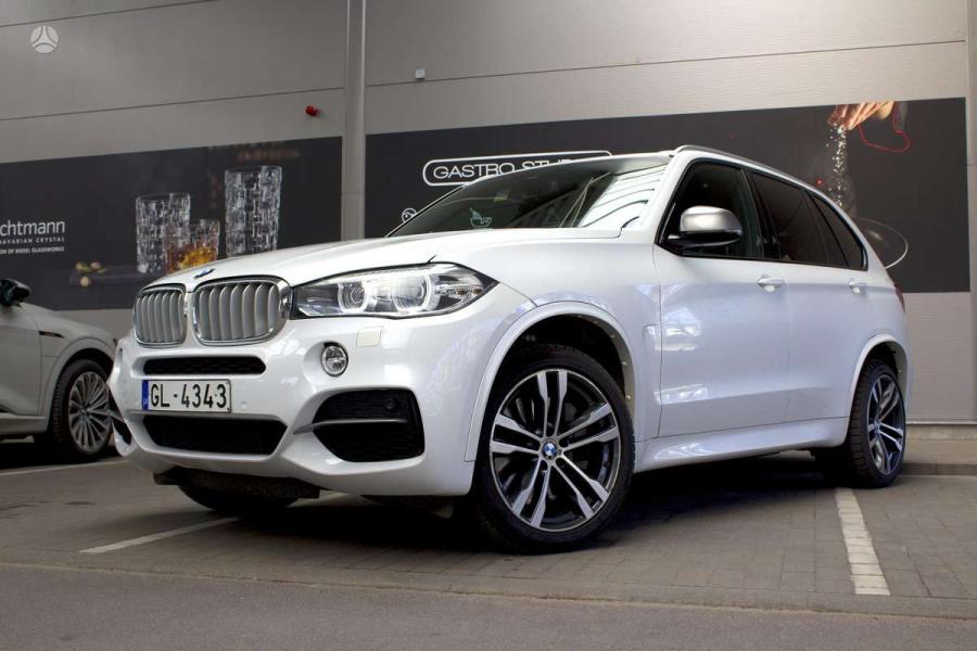 Balts BMW X5 M 2014 Panevēža, ar dzinēja tilpumu 3.00 L un nobraukumu 241 tūkst. km par 22900 €, foto 1 vietnē AUTOMOTO.COM.LV