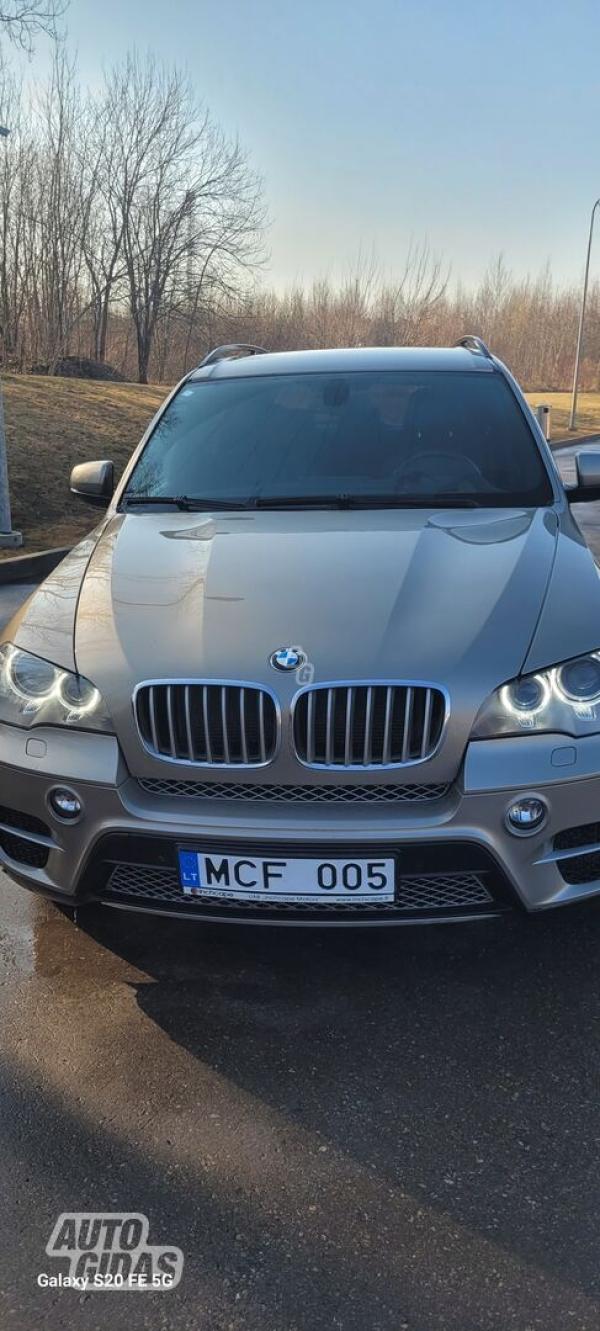 BMW X5 2011 in Anyksciai, with an engine capacity of 3.00 L and mileage of 286 thousand km for 11000 €, photo 9 on AUTOMOTO.COM.LV