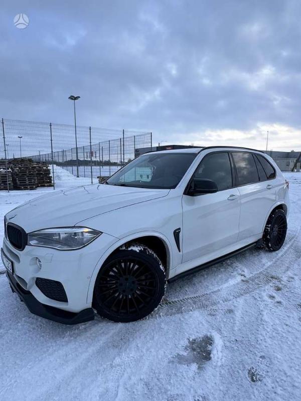BMW X5 2015 Panevēža, ar dzinēja tilpumu 4.40 L un nobraukumu 74 tūkst. km par 27000 €, foto 1 vietnē AUTOMOTO.COM.LV