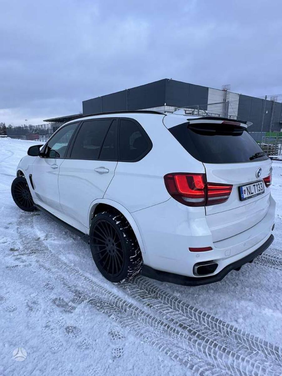 BMW X5 2015 in Panevezys, with an engine capacity of 4.40 L and mileage of 74 thousand km for 27000 €, photo 19 on AUTOMOTO.COM.LV