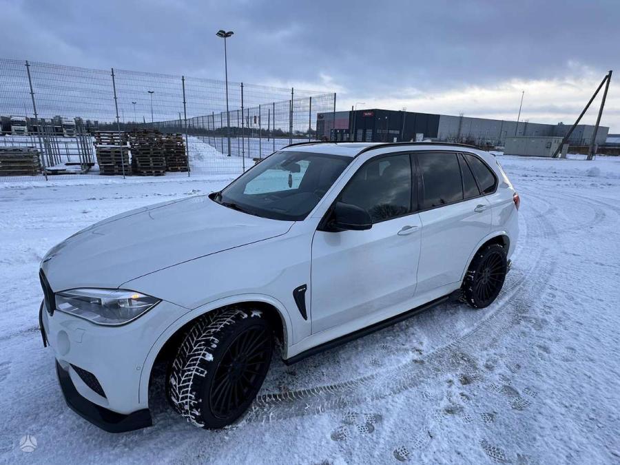 BMW X5 2015 in Panevezys, with an engine capacity of 4.40 L and mileage of 74 thousand km for 27000 €, photo 20 on AUTOMOTO.COM.LV