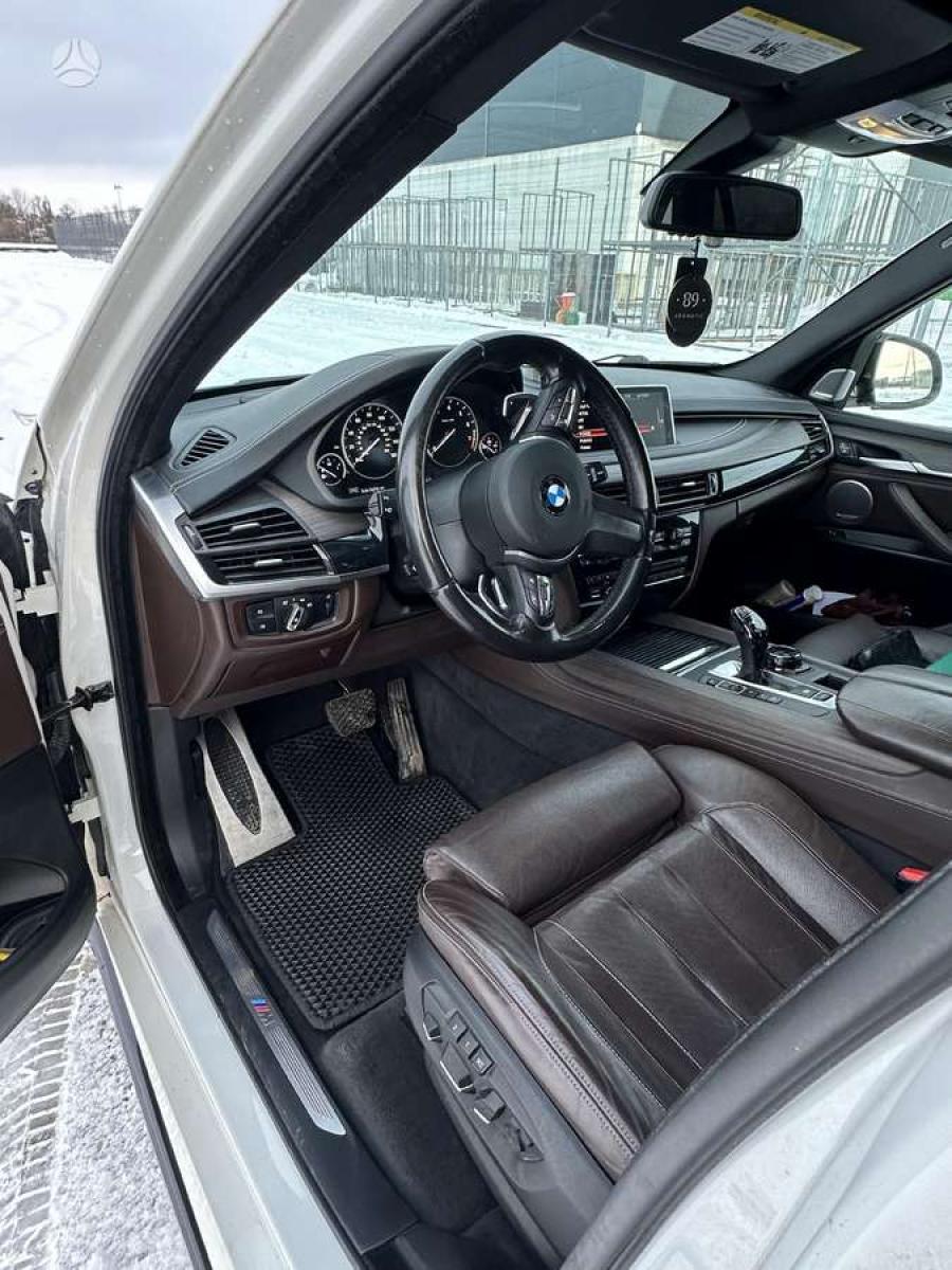 BMW X5 2015 in Panevezys, with an engine capacity of 4.40 L and mileage of 74 thousand km for 27000 €, photo 28 on AUTOMOTO.COM.LV