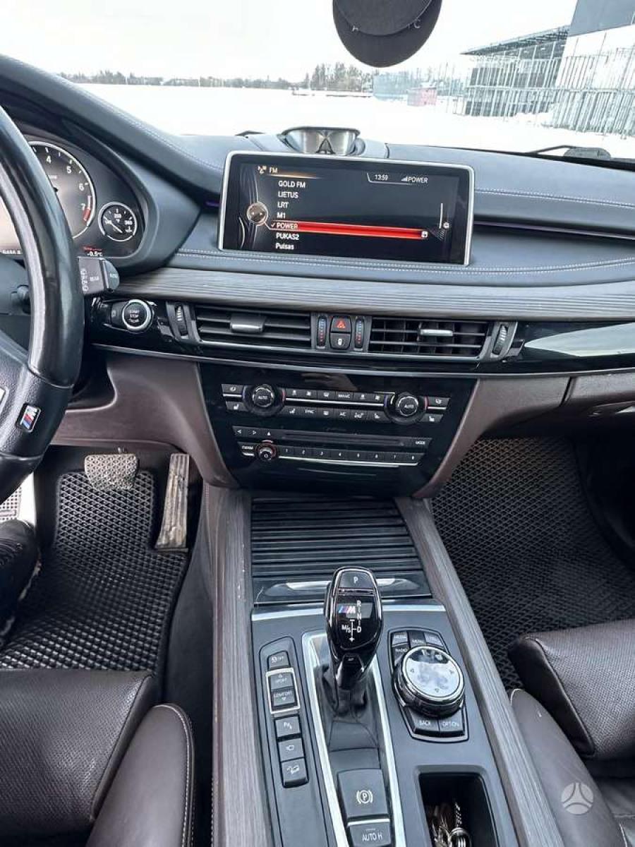 BMW X5 2015 in Panevezys, with an engine capacity of 4.40 L and mileage of 74 thousand km for 27000 €, photo 32 on AUTOMOTO.COM.LV