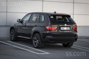 Orange BMW X5 2007 in Riga, with an engine capacity of 3.00 L and mileage of 258 thousand km for 9552 €, photo 7 on AUTOMOTO.COM.LV