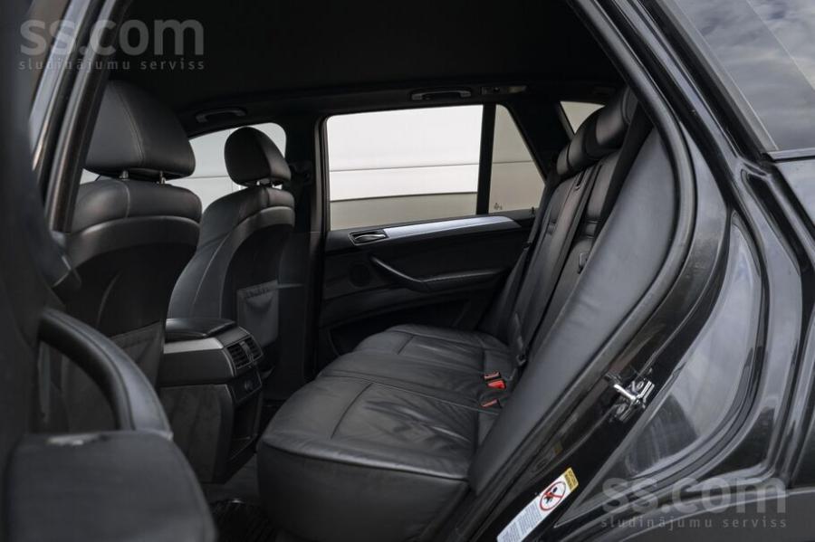 Orange BMW X5 2007 in Riga, with an engine capacity of 3.00 L and mileage of 258 thousand km for 9552 €, photo 12 on AUTOMOTO.COM.LV