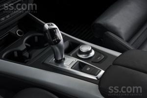 Orange BMW X5 2007 in Riga, with an engine capacity of 3.00 L and mileage of 258 thousand km for 9552 €, photo 24 on AUTOMOTO.COM.LV