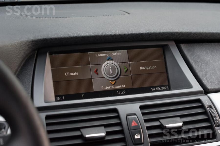 Orange BMW X5 2007 in Riga, with an engine capacity of 3.00 L and mileage of 258 thousand km for 9552 €, photo 26 on AUTOMOTO.COM.LV