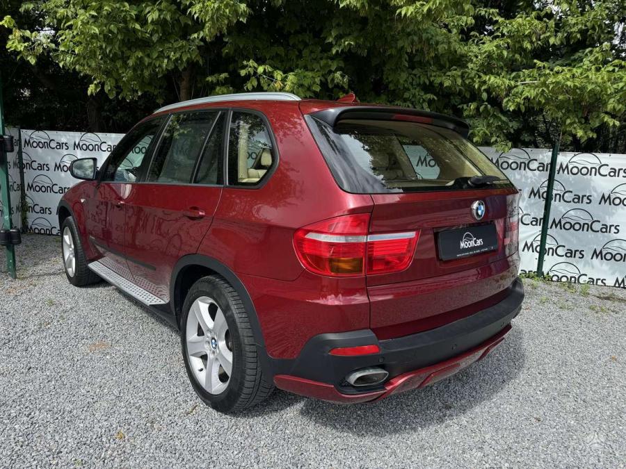 Red BMW X5 2009 in Vilnius, with an engine capacity of 2.99 L and mileage of 337 thousand km for 7500 €, photo 8 on AUTOMOTO.COM.LV