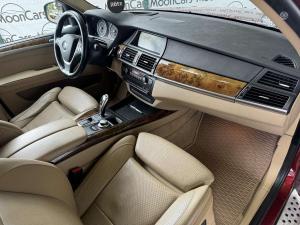Red BMW X5 2009 in Vilnius, with an engine capacity of 2.99 L and mileage of 337 thousand km for 7500 €, photo 12 on AUTOMOTO.COM.LV