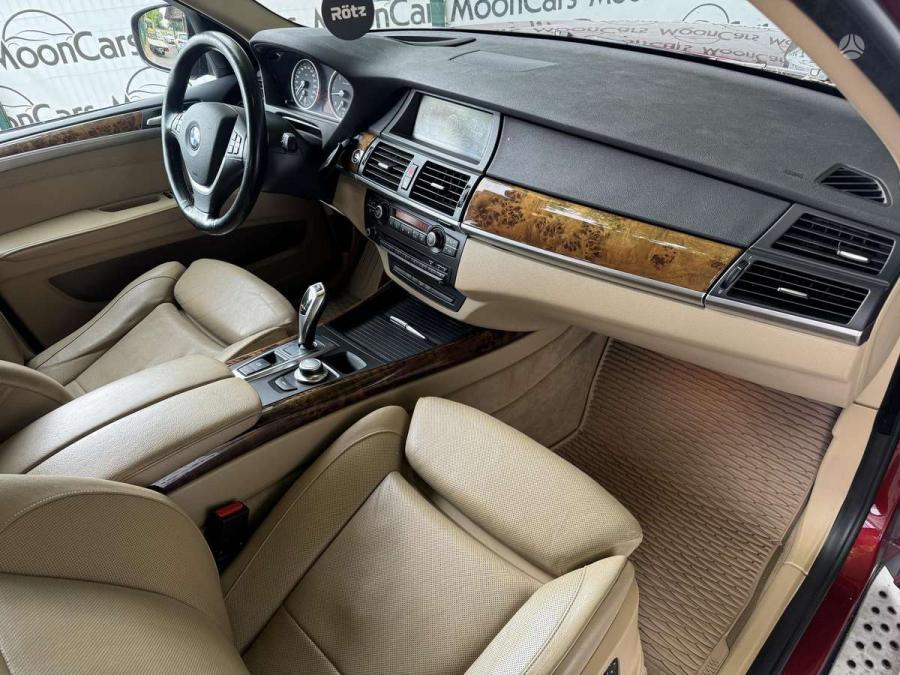 Red BMW X5 2009 in Vilnius, with an engine capacity of 2.99 L and mileage of 337 thousand km for 7500 €, photo 12 on AUTOMOTO.COM.LV