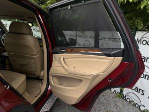 Red BMW X5 2009 in Vilnius, with an engine capacity of 2.99 L and mileage of 337 thousand km for 7500 €, photo 16 on AUTOMOTO.COM.LV