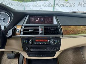 Red BMW X5 2009 in Vilnius, with an engine capacity of 2.99 L and mileage of 337 thousand km for 7500 €, photo 19 on AUTOMOTO.COM.LV
