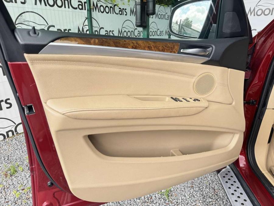 Red BMW X5 2009 in Vilnius, with an engine capacity of 2.99 L and mileage of 337 thousand km for 7500 €, photo 23 on AUTOMOTO.COM.LV