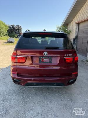 Sarkans BMW X5 2011 Kretinga, ar dzinēja tilpumu 4.40 L un nobraukumu 180 tūkst. km par 5000 €, foto  vietnē AUTOMOTO.COM.LV