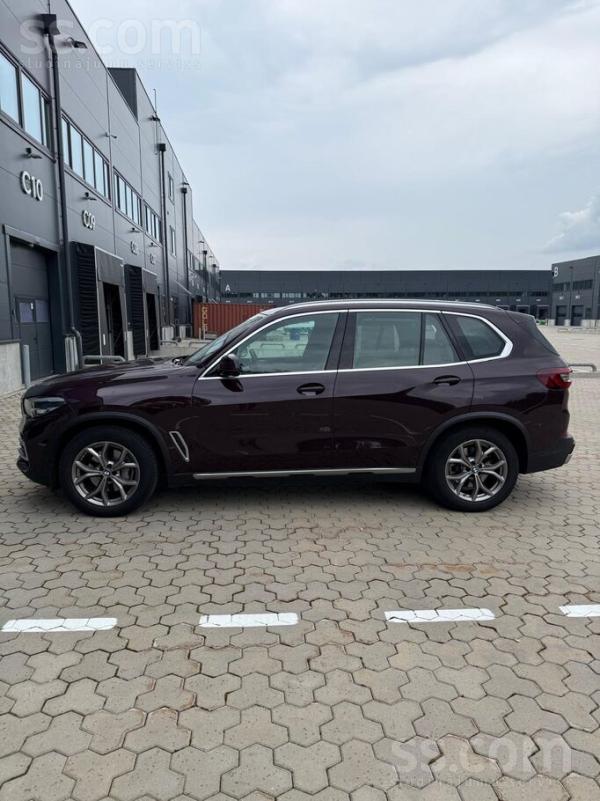 Sarkans BMW X5 2023 Rīga, ar dzinēja tilpumu 3.00 L un nobraukumu 46 tūkst. km par 64500 €, foto 2 vietnē AUTOMOTO.COM.LV