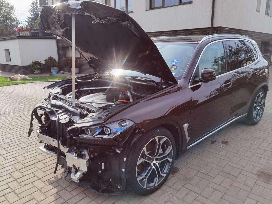Sarkans BMW X5 2024 Kauņa, ar dzinēja tilpumu 3.00 L un nobraukumu 25 tūkst. km par 38500 €, foto 48 vietnē AUTOMOTO.COM.LV
