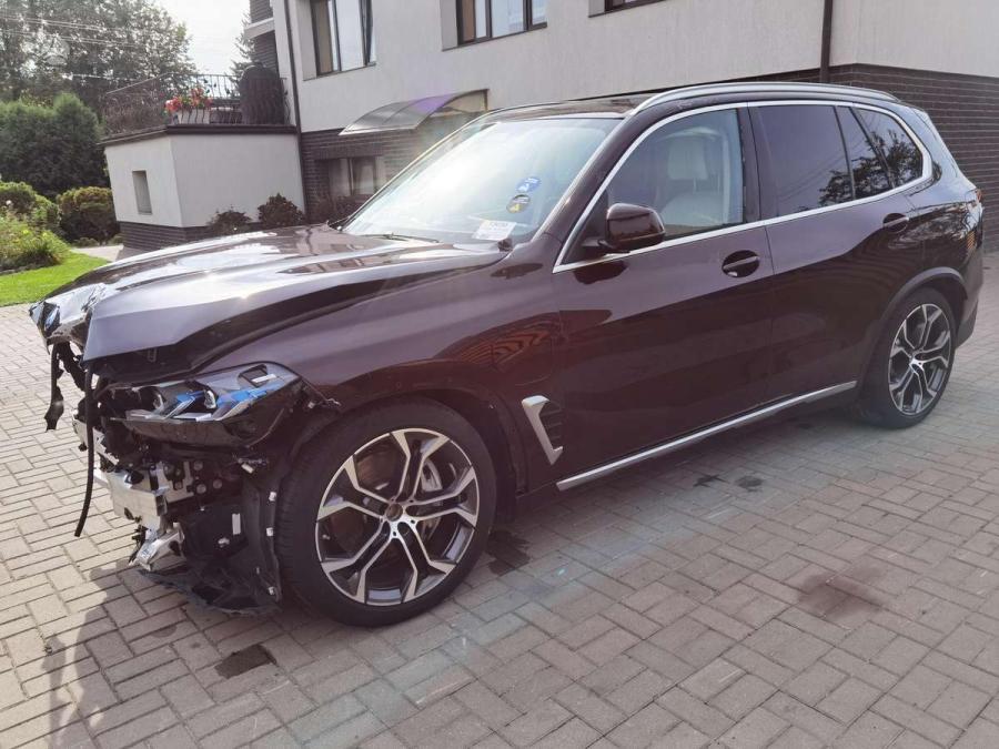 Sarkans BMW X5 2024 Kauņa, ar dzinēja tilpumu 3.00 L un nobraukumu 25 tūkst. km par 38500 €, foto 56 vietnē AUTOMOTO.COM.LV