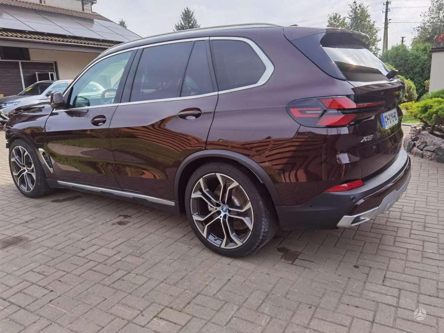 Sarkans BMW X5 2024 Kauņa, ar dzinēja tilpumu 3.00 L un nobraukumu 25 tūkst. km par 38500 €, foto 57 vietnē AUTOMOTO.COM.LV